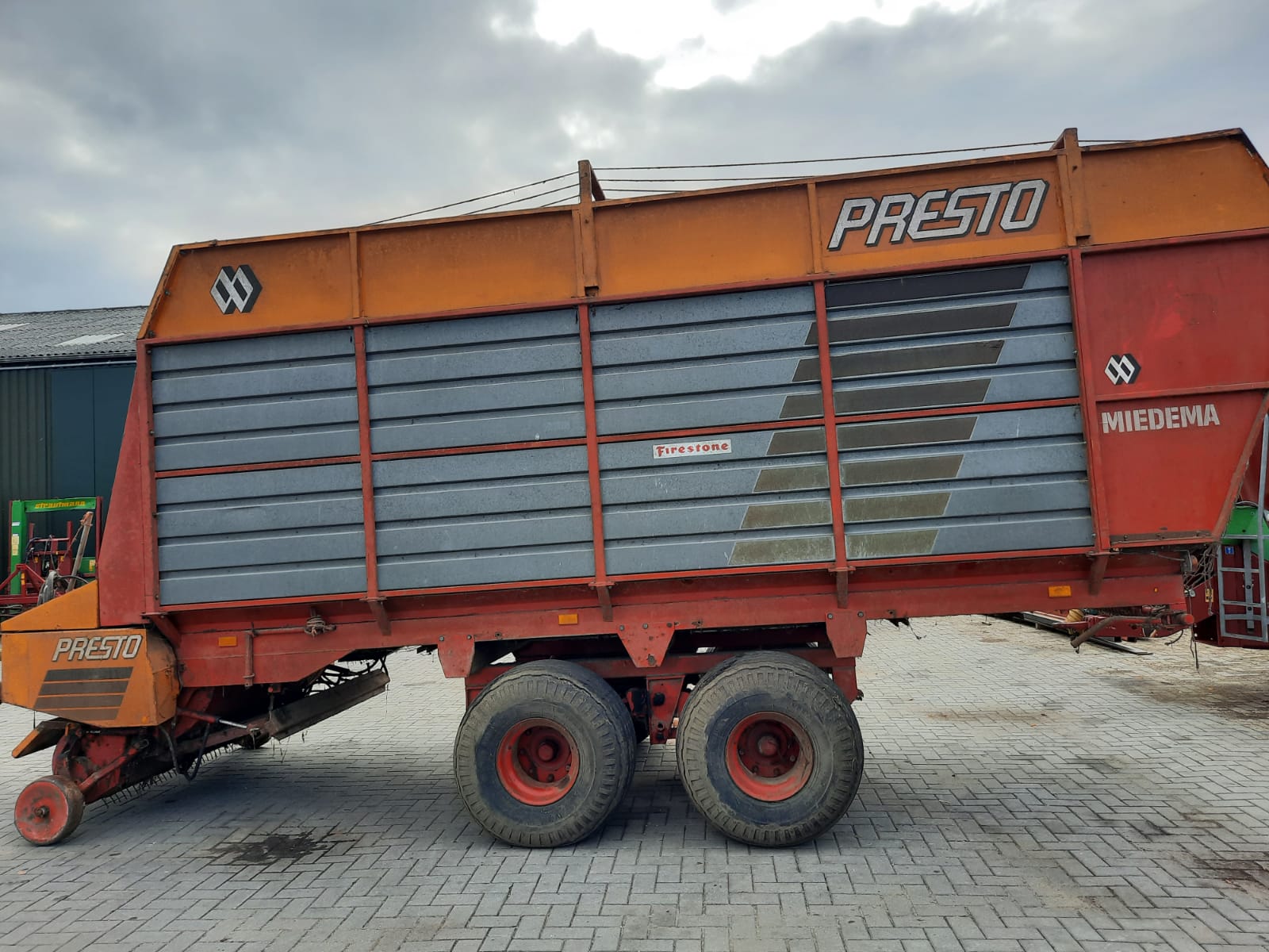 Timmerman B.V. | Miedema Presto L75 Opraapwagen - 108114