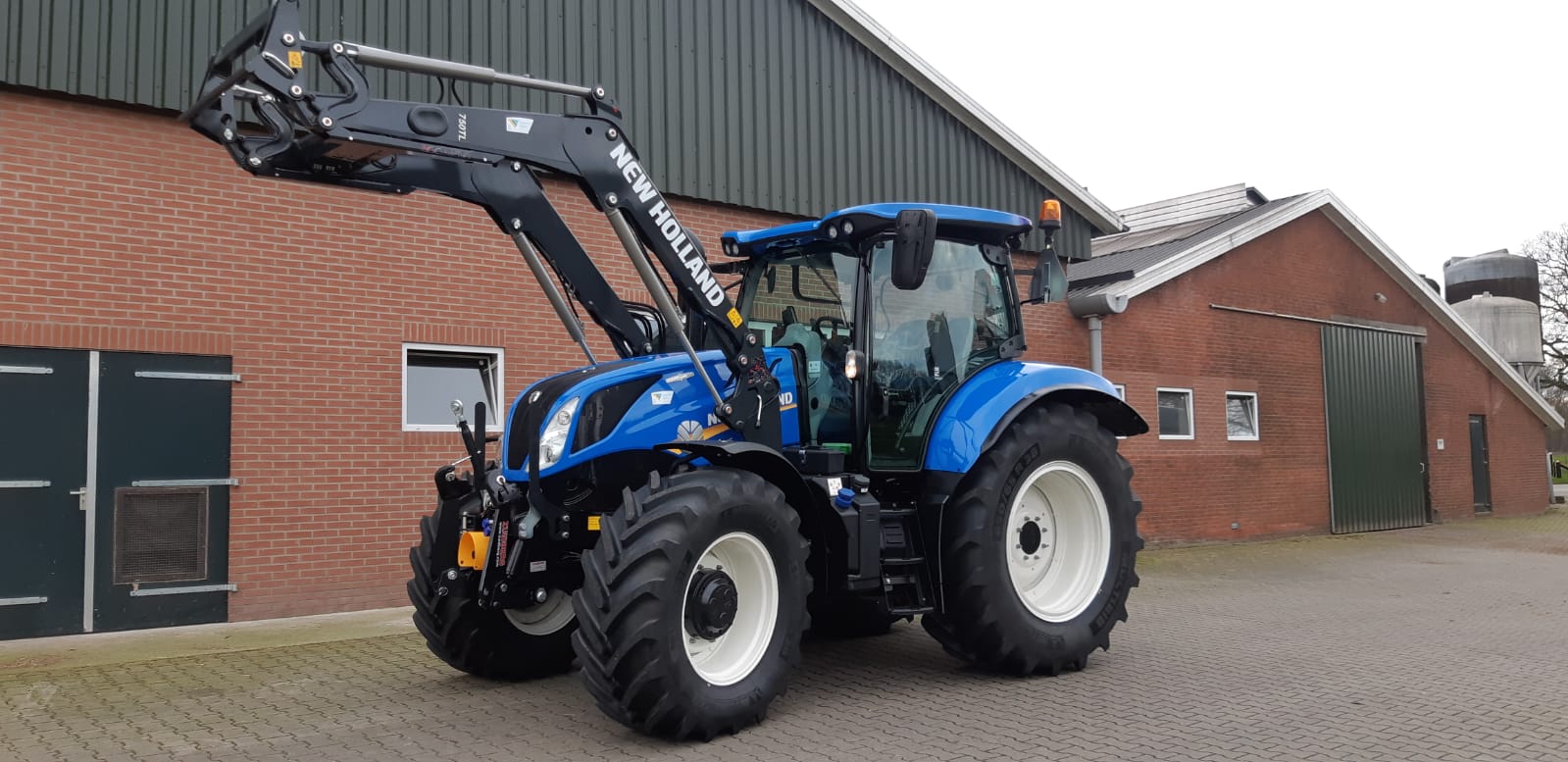 Nieuwe New Holland T6.165 AutoCommand afgeleverd